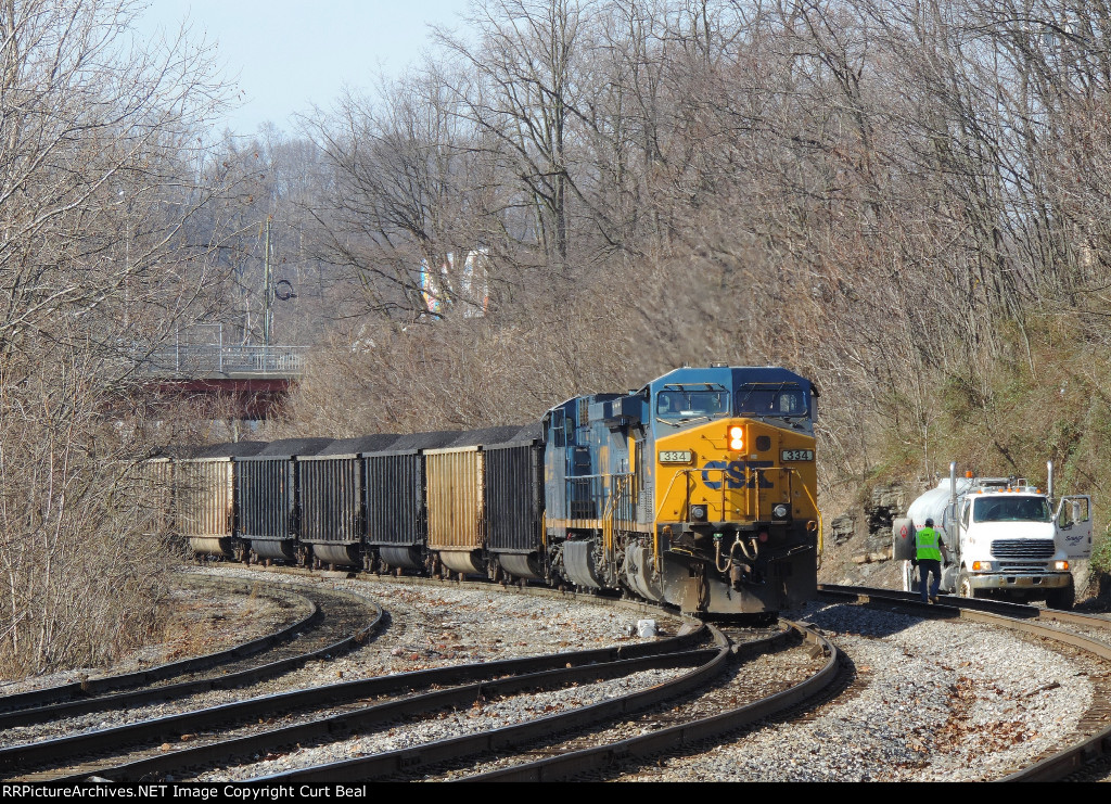CSX 334 and 323 (1)